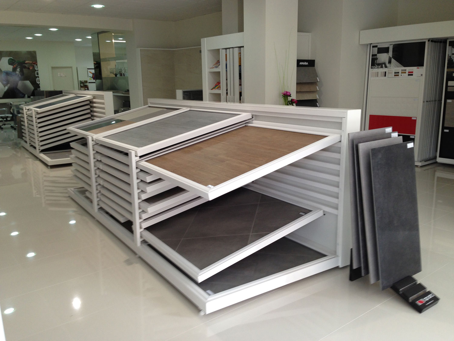 Fabricante de Expositores - Expositores Alcora, S.L.